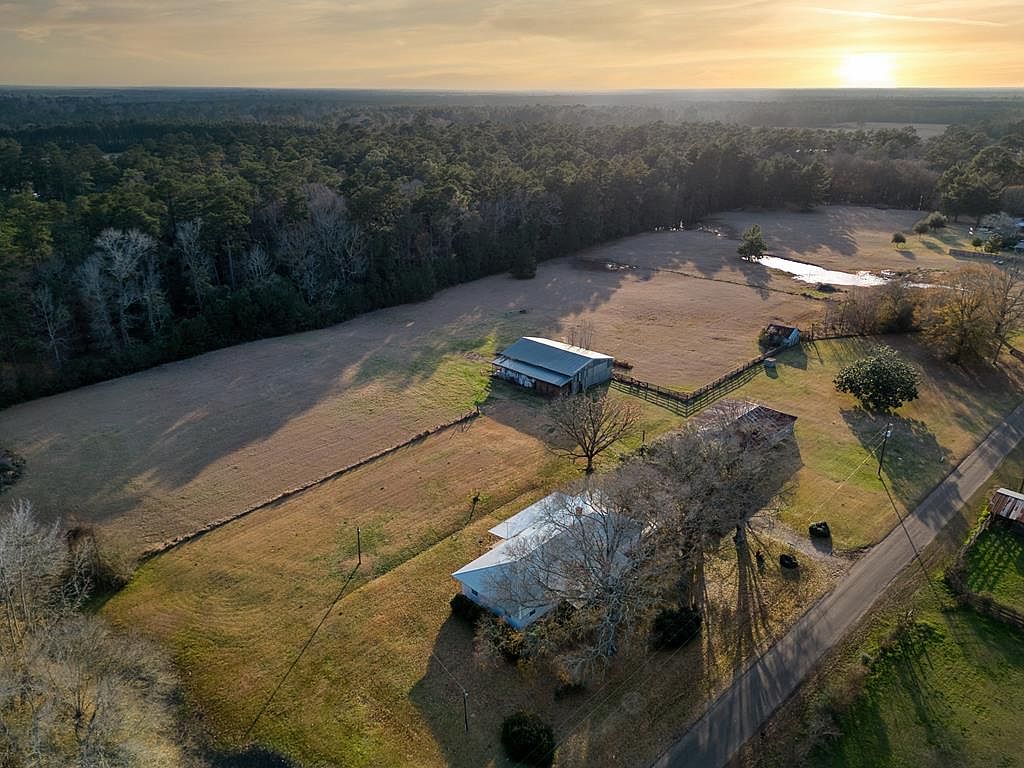 420 County Road 4560, Spurger, TX 77660 | MLS #5103480 | Zillow