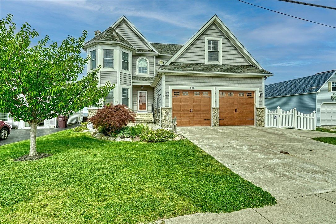 608 Edgemere Dr, Rochester, NY 14612 | Zillow