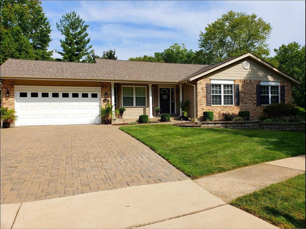 7028 Briar Bluff Dr, Saint Louis, MO 63129 | Zillow