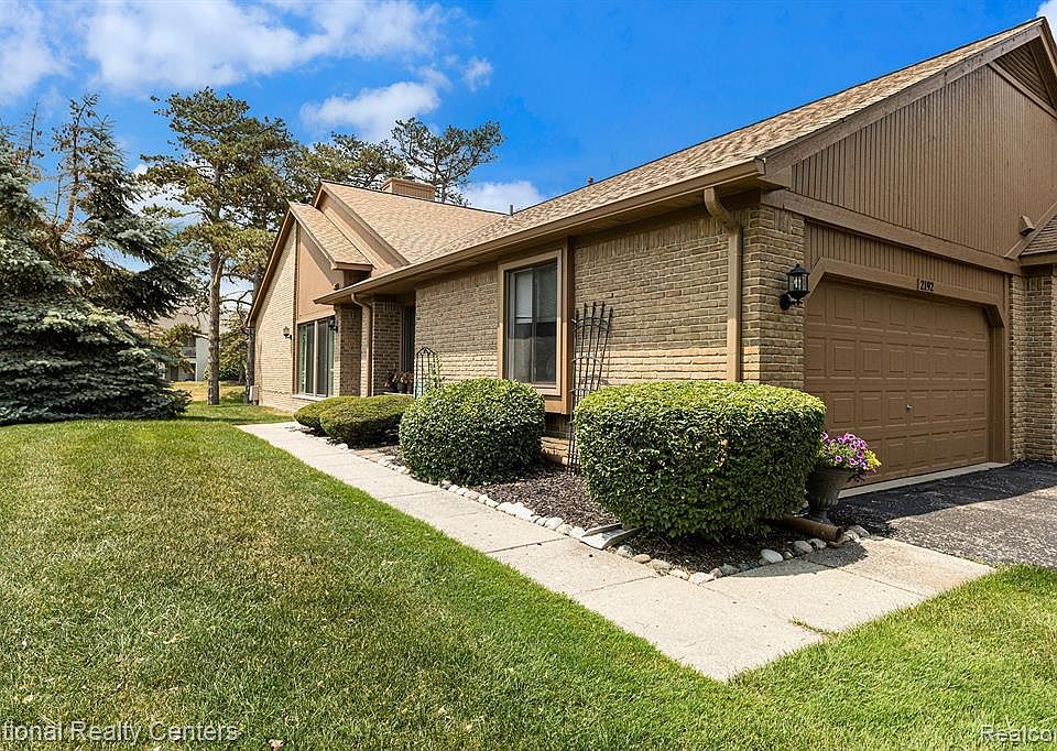 2192 London Bridge Dr, Rochester, MI 48307 | Zillow