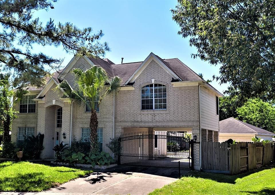 10707 Willow Crossing Ct, Houston, TX 77064 | Zillow
