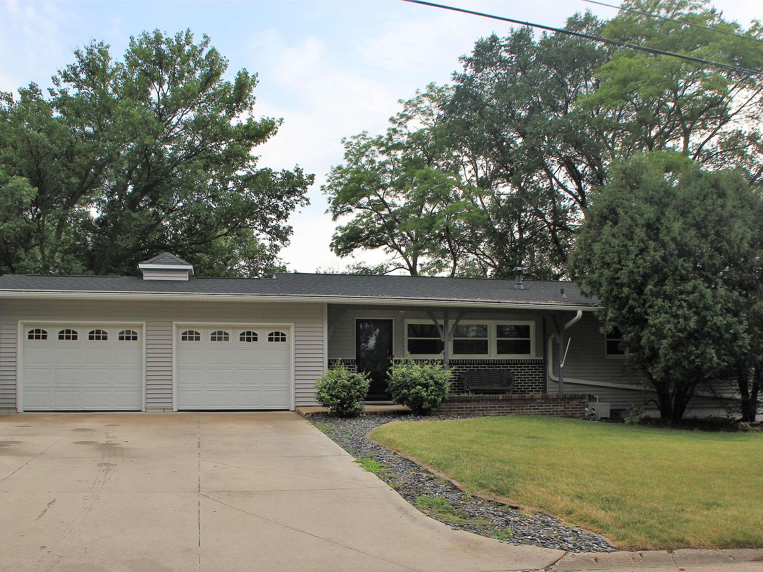 4010 Forest View Ave, Sioux City, IA 51103 | Zillow