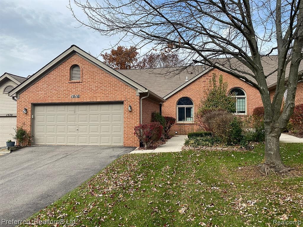 1016 Pinewood Ct #48, Brighton, MI 48116 | MLS #20240001913 | Zillow