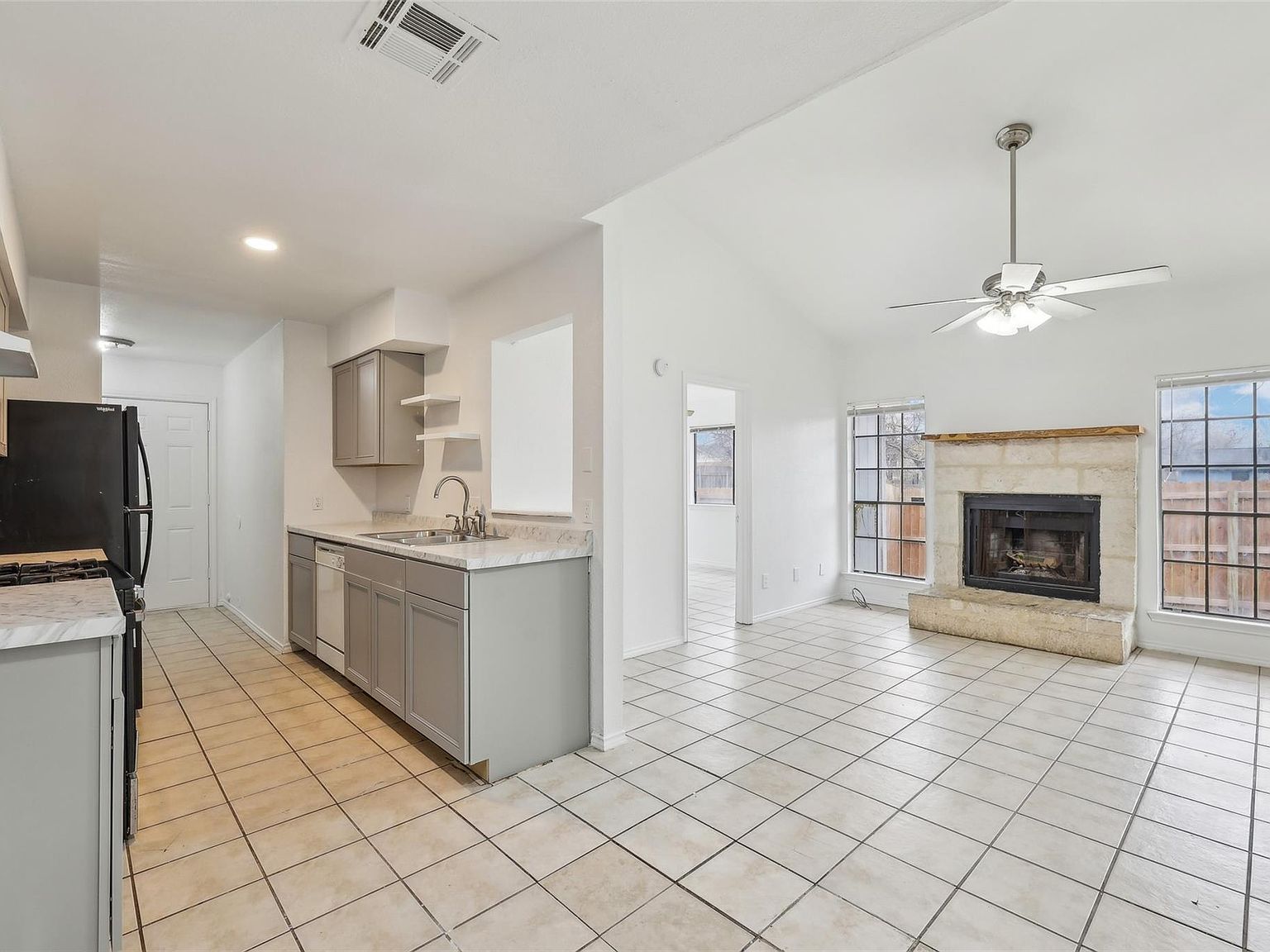 704 704/706 Peterson St, Round Rock, TX 78664 | MLS #4407508 | Zillow