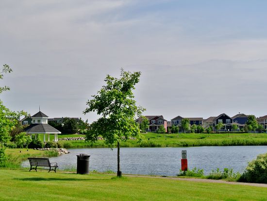 15725 Cobblestone Lake Pkwy, Apple Valley, MN 55124 | Zillow