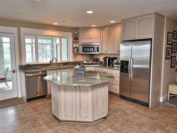 9605&9701 W Beacon Light Rd, Star, ID 83669 | MLS #98891233 | Zillow