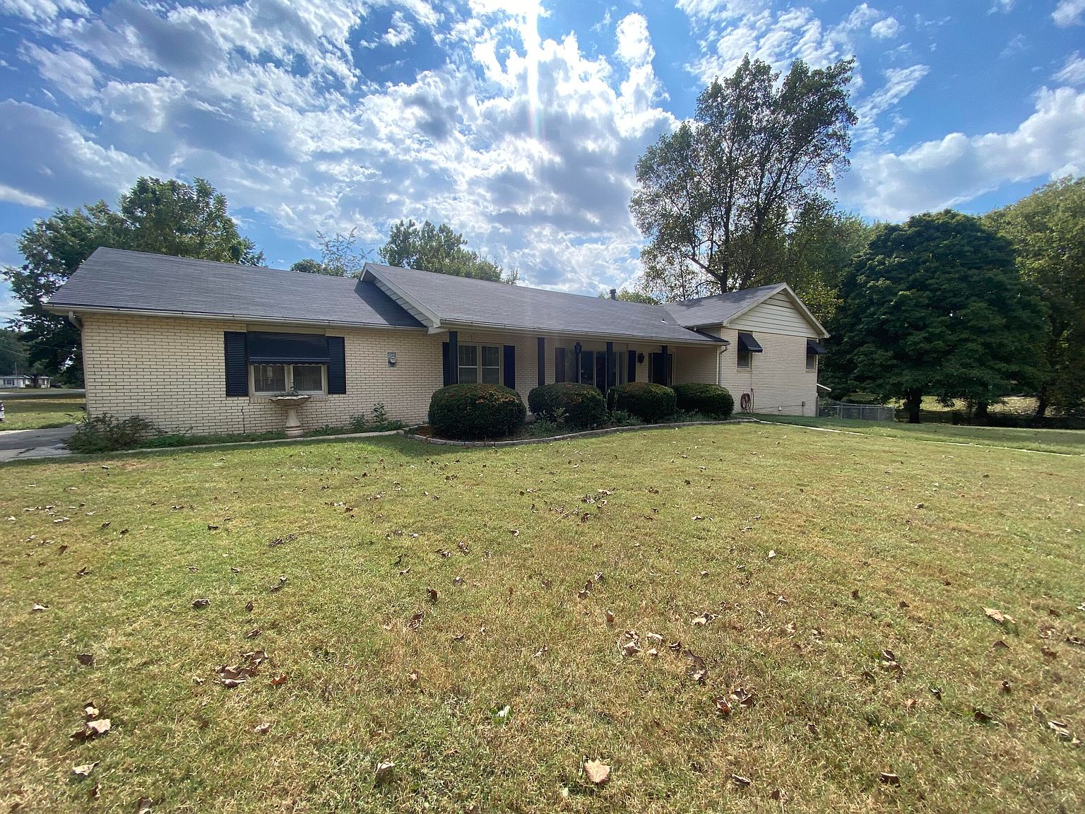 3132 W Ellison Drive, Springfield, MO 65810 | MLS #60278344 | Zillow