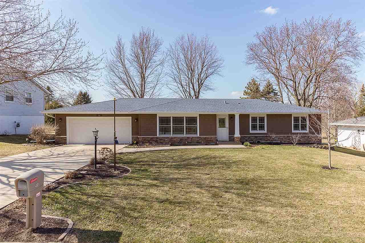 44 Park View Dr, Park View, IA 52748 | Zillow