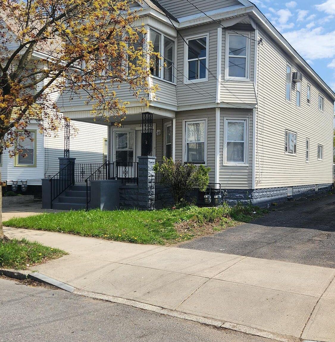 1305 4th Avenue, Schenectady, NY 12303 | Zillow