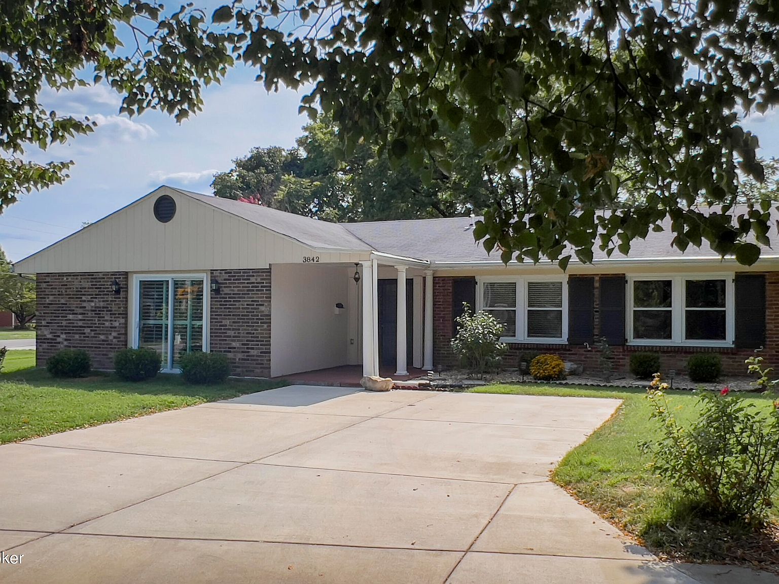 3842 Klondike Ln, Louisville, KY 40218 | Zillow