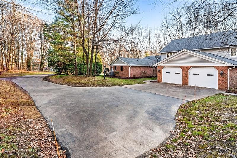 4140 Bristol Ln, New Castle, PA 16105 | MLS #1590451 | Zillow