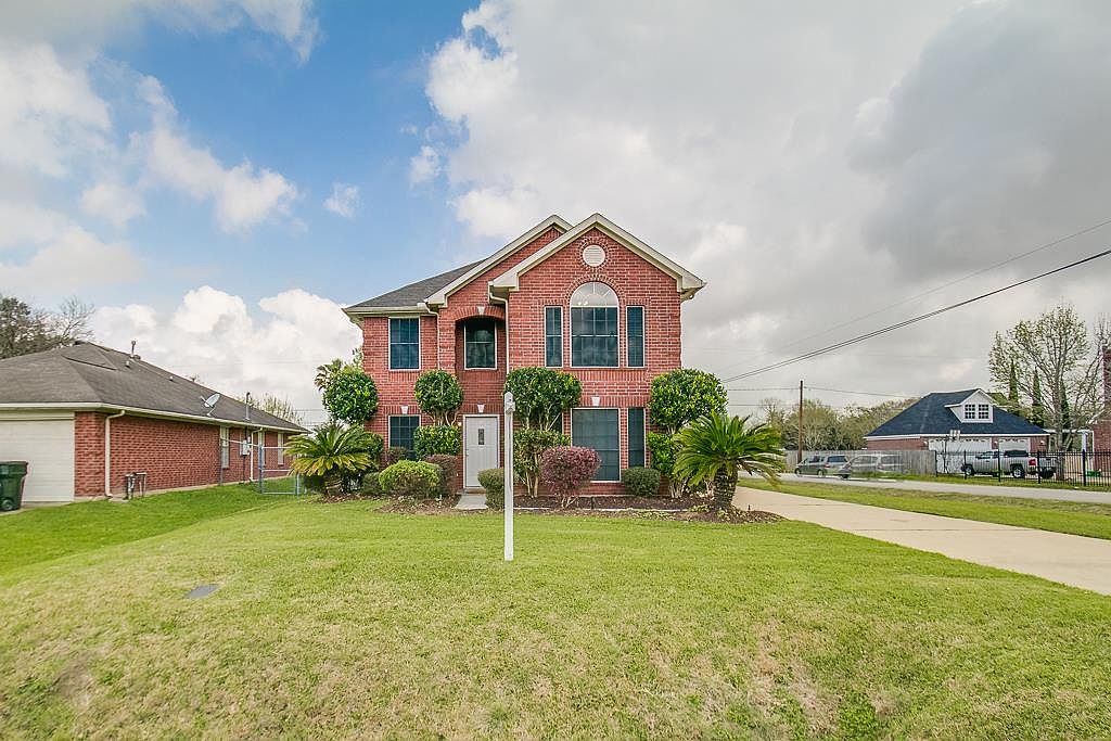 8247 Lanham Ln, Houston, TX 77075 | Zillow