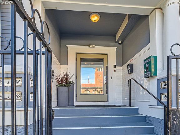 1714 NW Couch St APT 9, Portland, OR 97209 | Zillow