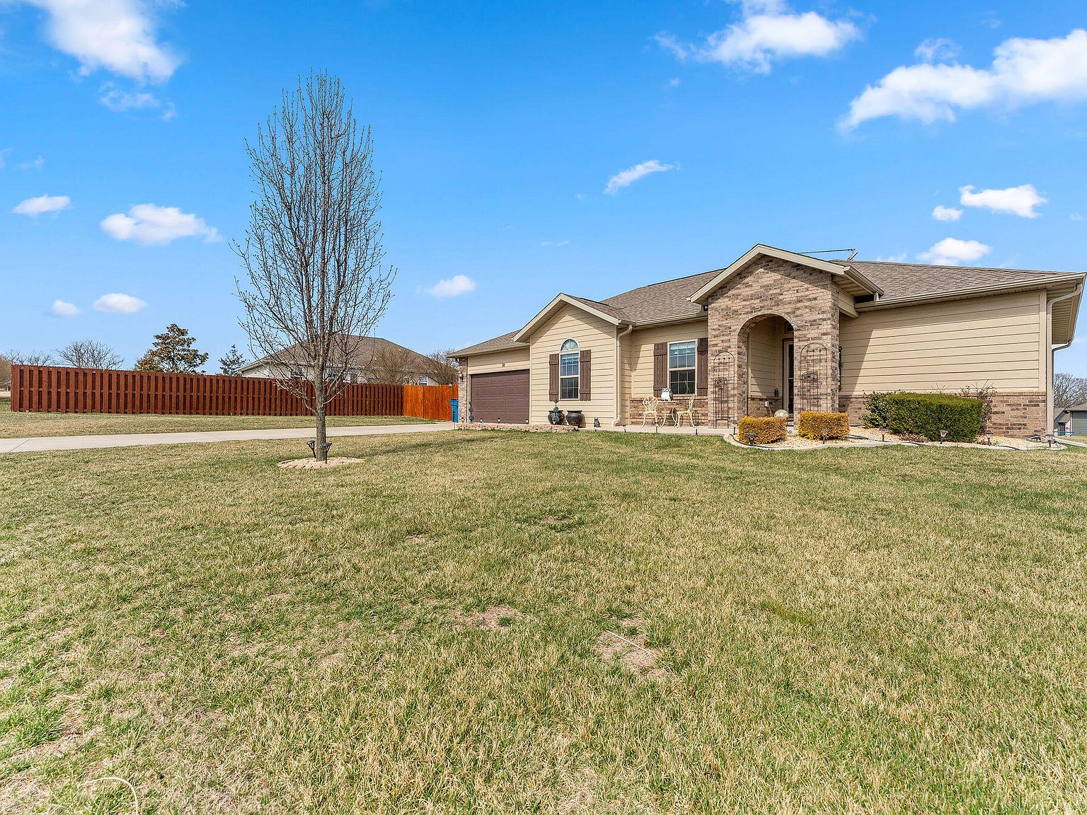 38 Lodgepole Lane, Reeds Spring, MO 65737 | Zillow