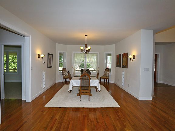 498 Crescent Ave, Saratoga Springs, NY 12866 | Zillow