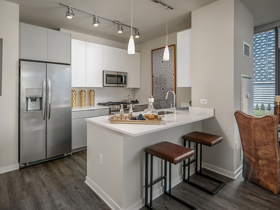 The Grand Central - 221 W Harrison St Chicago IL | Zillow