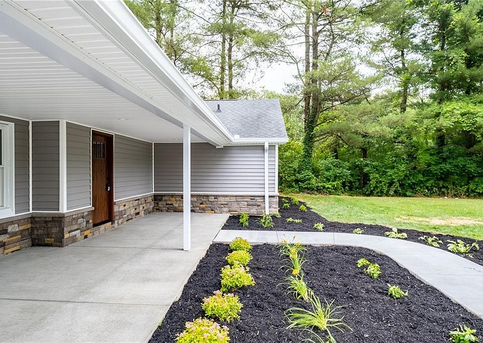 3250 W Carr Hill Rd, Columbus, IN 47201 | Zillow