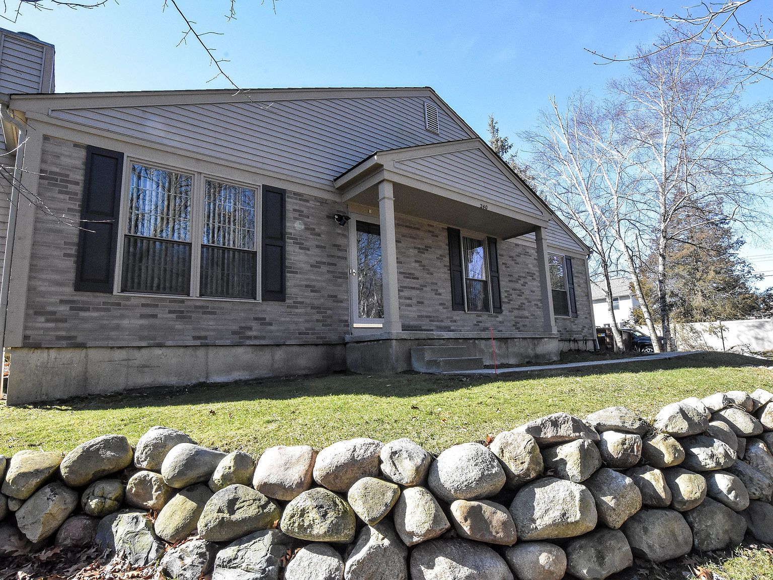 240 Pine Tree Ridge Dr UNIT 1, Waterford, MI 48327 | Zillow