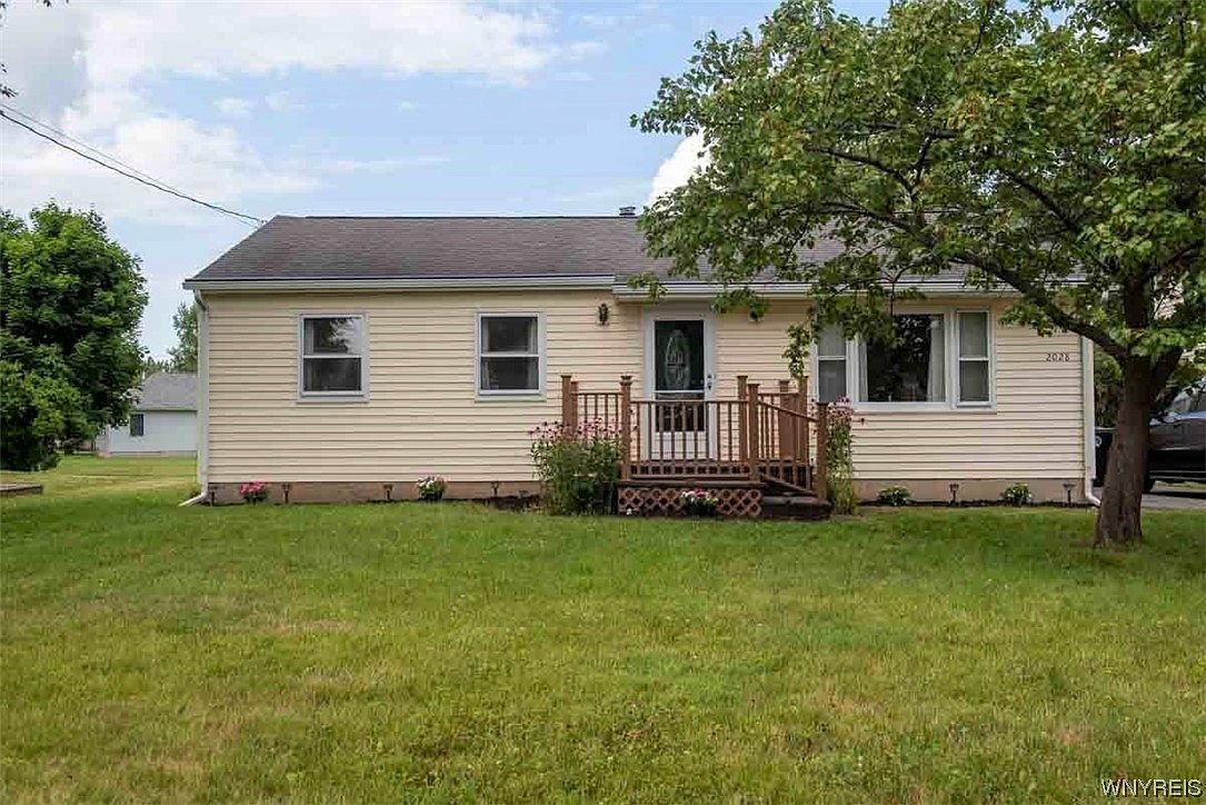 2028 Como Park Blvd, Lancaster, NY 14086 | Zillow