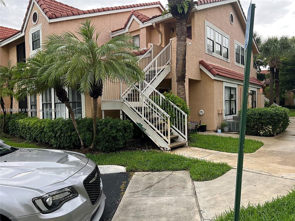 15581 SW 104th Ter APT 224, Miami, FL 33196 | Zillow