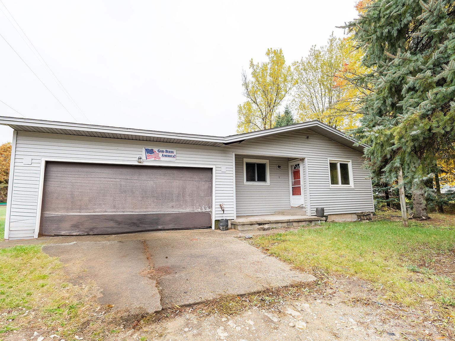 409 Solon St NE, Cedar Springs, MI 49319 | Zillow
