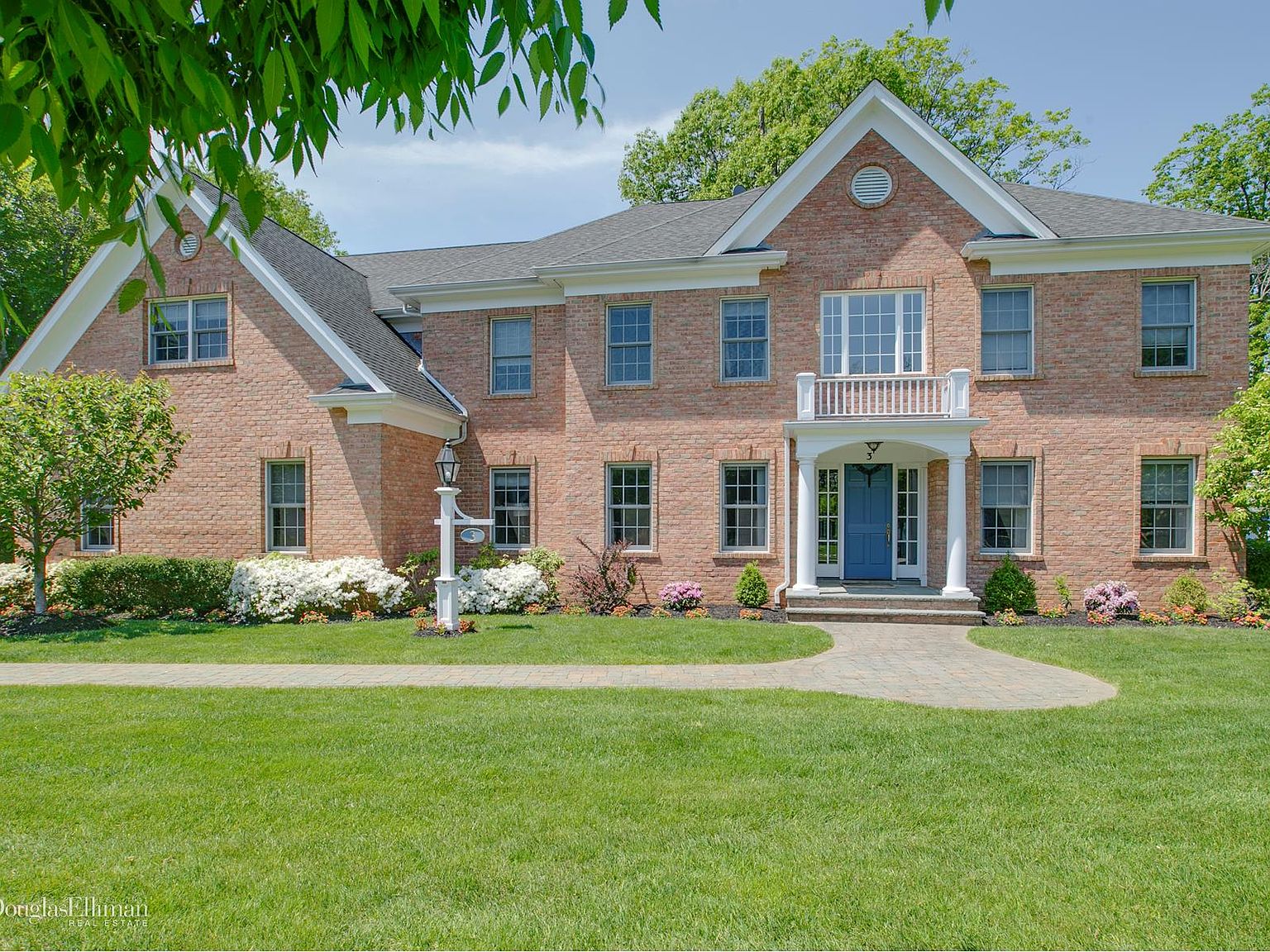3 Sunview Ct, Glen Cove, NY 11542 | Zillow