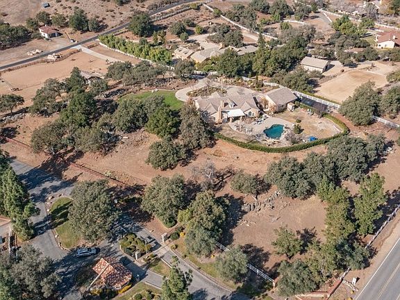 19490 Calle Juanito, Murrieta, CA 92562 | MLS #SW25014050 | Zillow