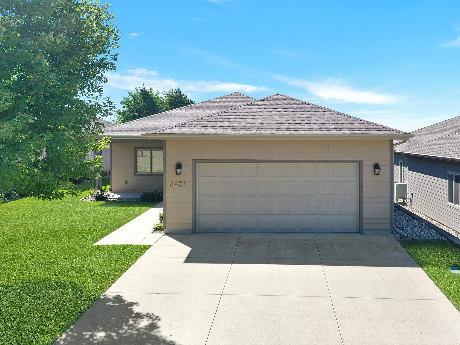 3426 Golf Villa Dr, Milford, IA 51351 | Zillow