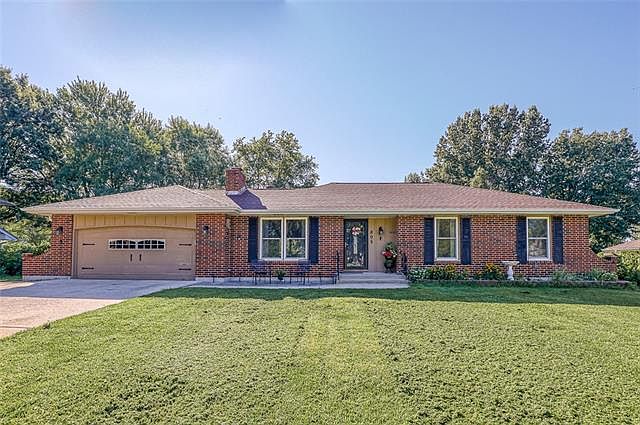 805 Thunderbird Dr, Harrisonville, MO 64701 | Zillow