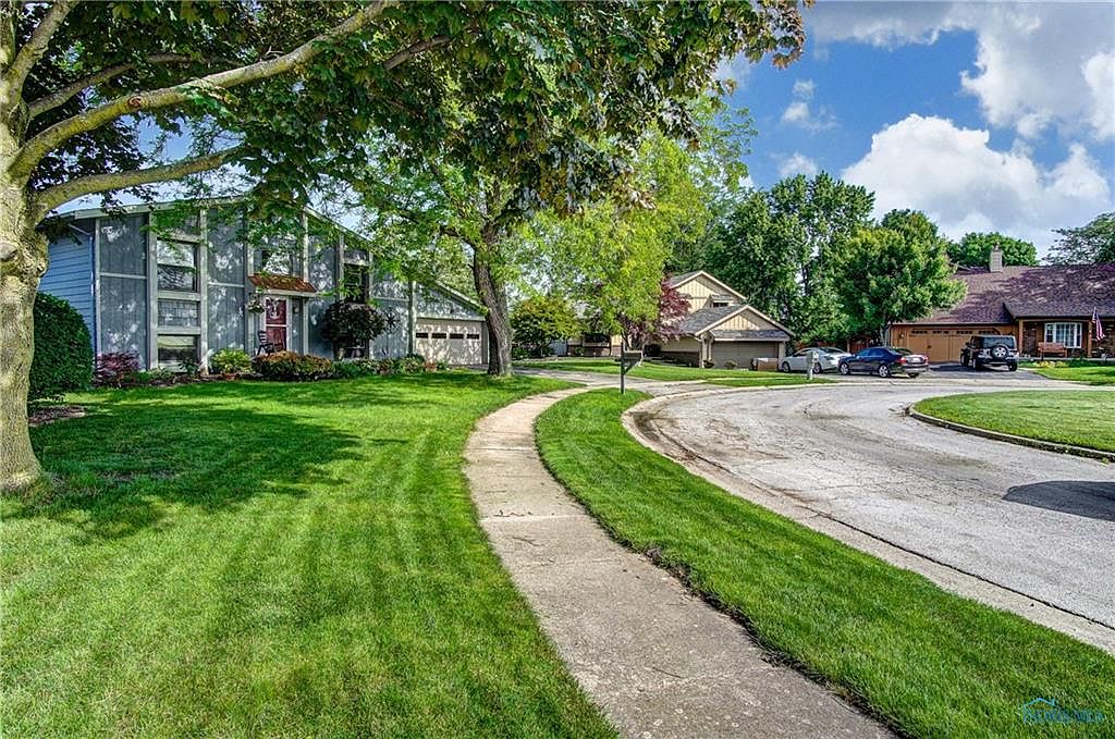 38 E Springwood Dr, Oregon, OH 43616 | Zillow