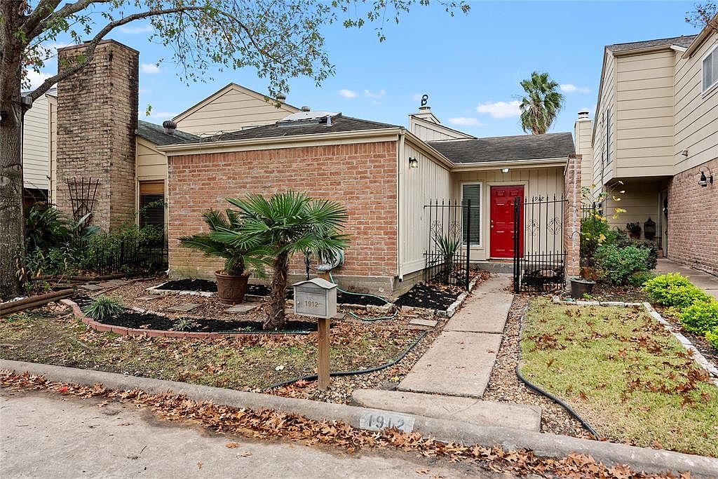 1912 Trixie Ln, Houston, TX 77042 | Zillow
