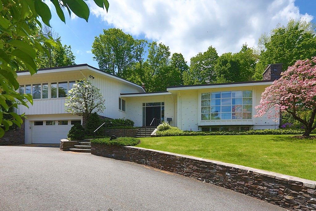 55 Chestnut Hill Rd, Newton, MA 02467 | Zillow