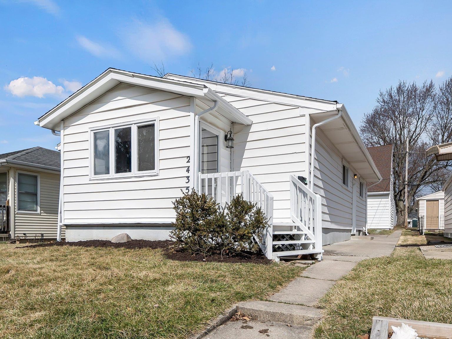 2435 Clara Ave, Fort Wayne, IN 46805 | Zillow