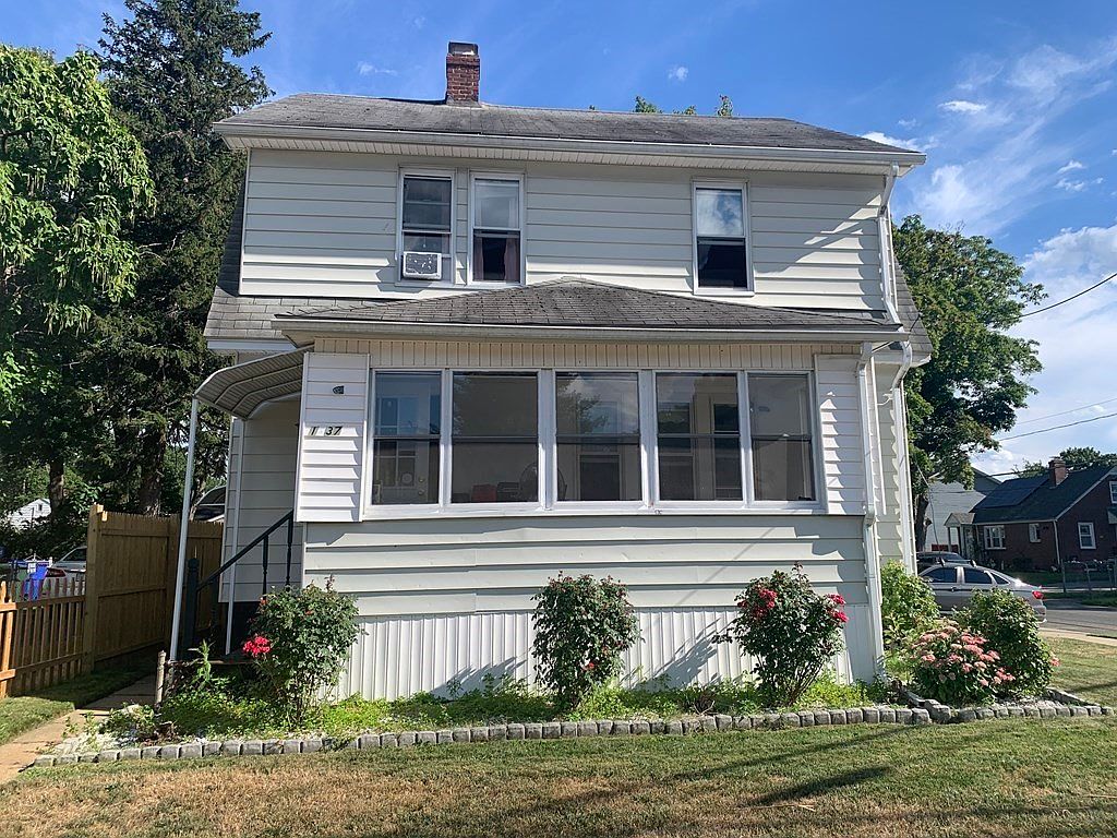 1037 Carew St, Springfield, MA 01104 | Zillow