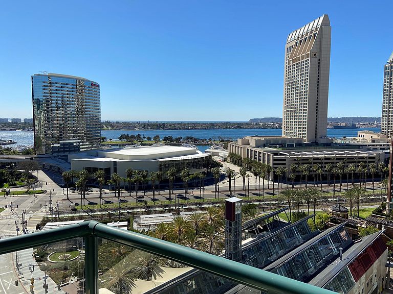 555 Front St San Diego, CA, 92101 - Apartments for Rent | Zillow
