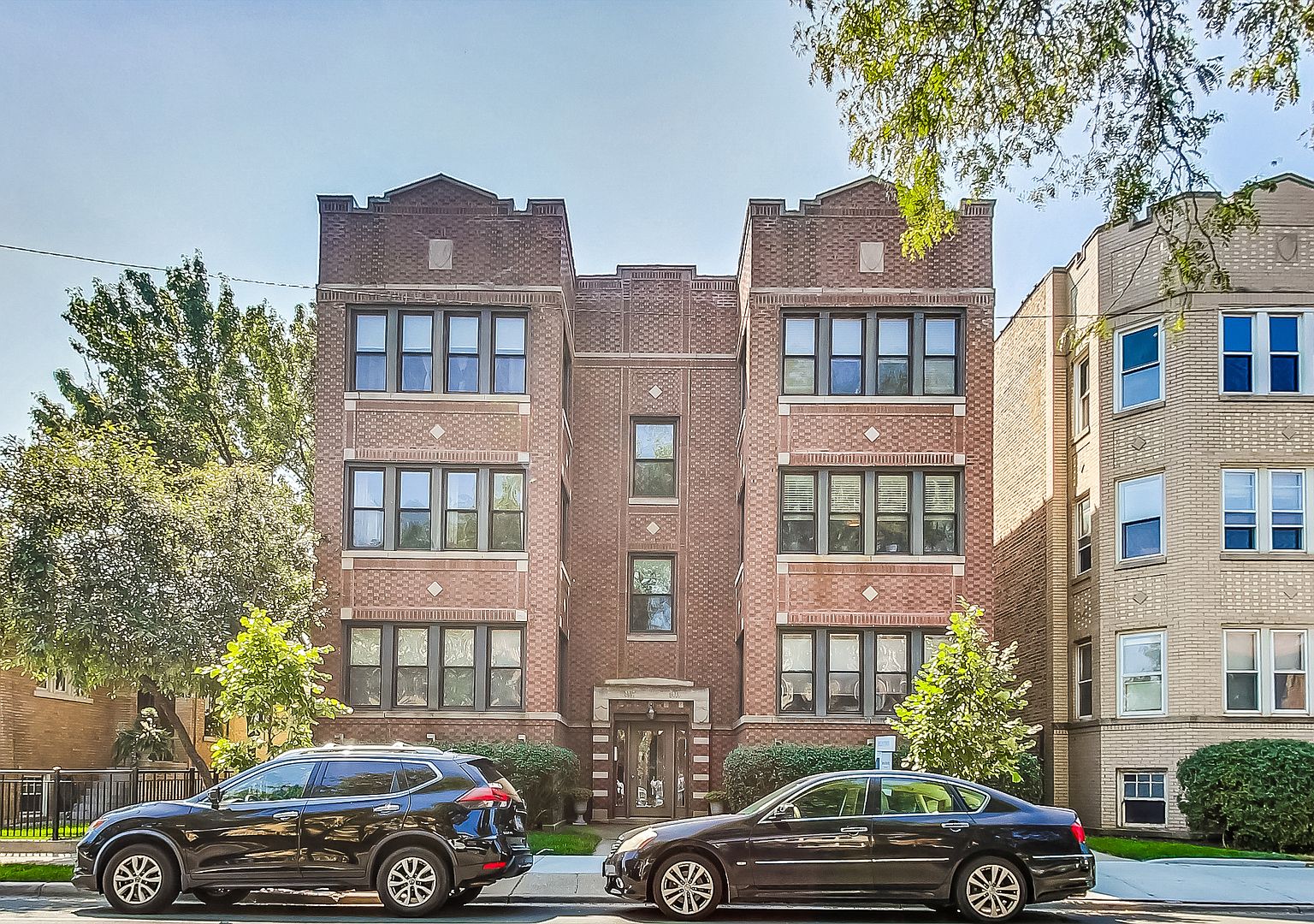 2419 W Foster Ave #2W, Chicago, IL 60625 | Zillow