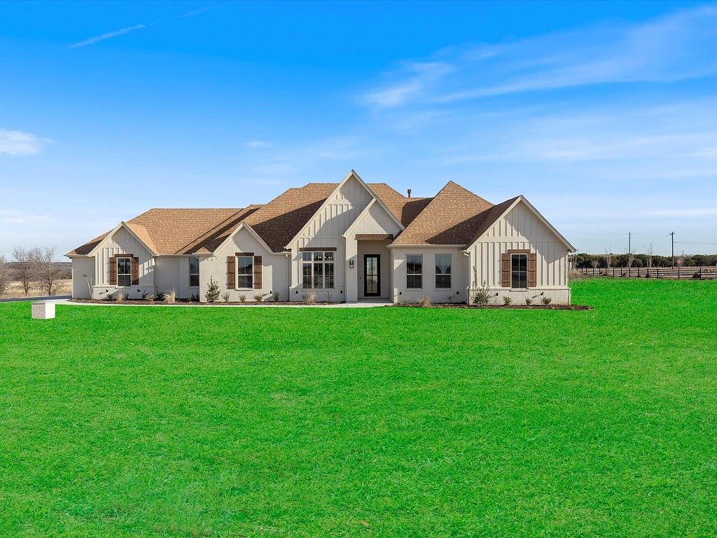 12800 Torello Ct, Godley, TX 76044 | Zillow
