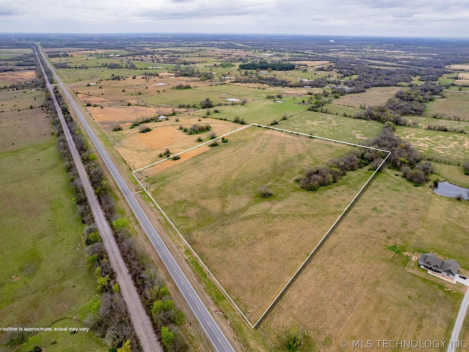 21 E Highway 51b, Porter, OK 74454 | MLS #2411010 | Zillow