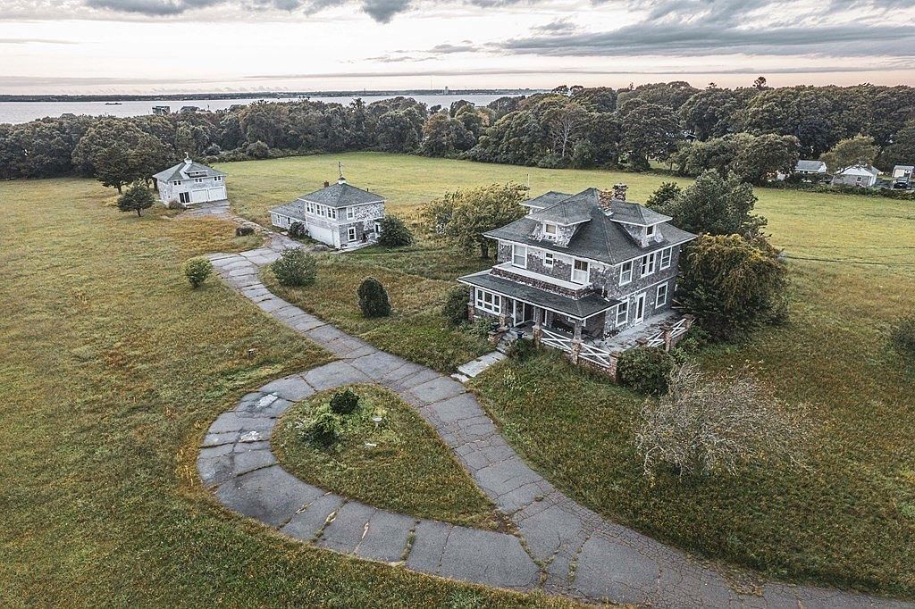 736 & 732 Sconticut Neck Rd, Fairhaven, MA 02719 | Zillow