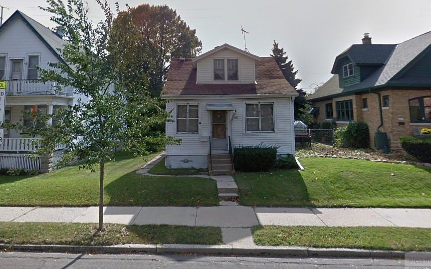 6511 W Fairview Ave, Milwaukee, WI 53214 | Zillow