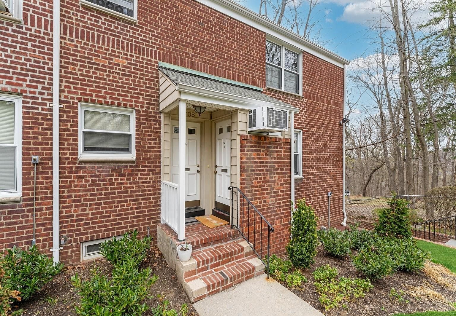 108 Edwards Street #A, Roslyn Heights, NY 11577 | Zillow