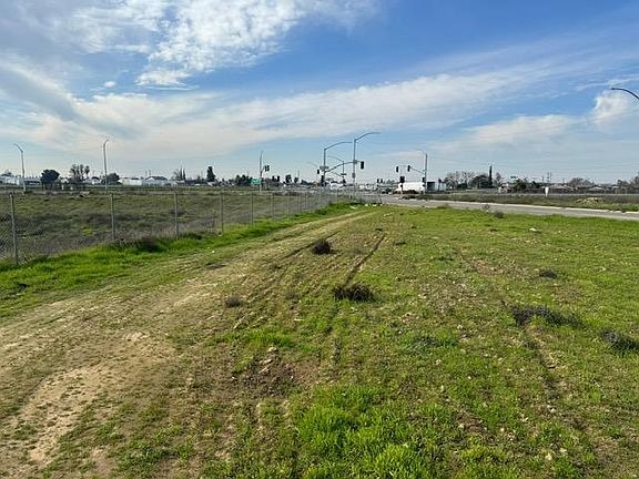 1234 Dan Ronquillo Rd, Fresno, CA 93706 | MLS #608139 | Zillow
