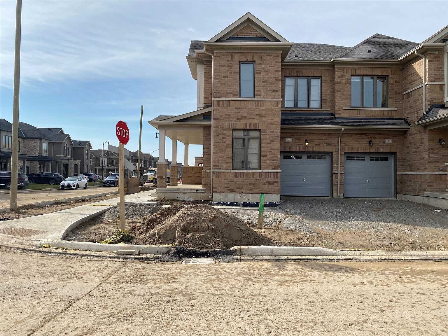 2 Truffle Ct, Brampton, ON L7A 5A6 | Zillow