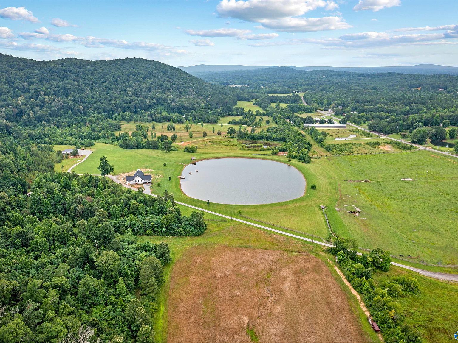 10.0 Crimson Lake Dr, Gadsden, AL 35905 | MLS #21892406 | Zillow