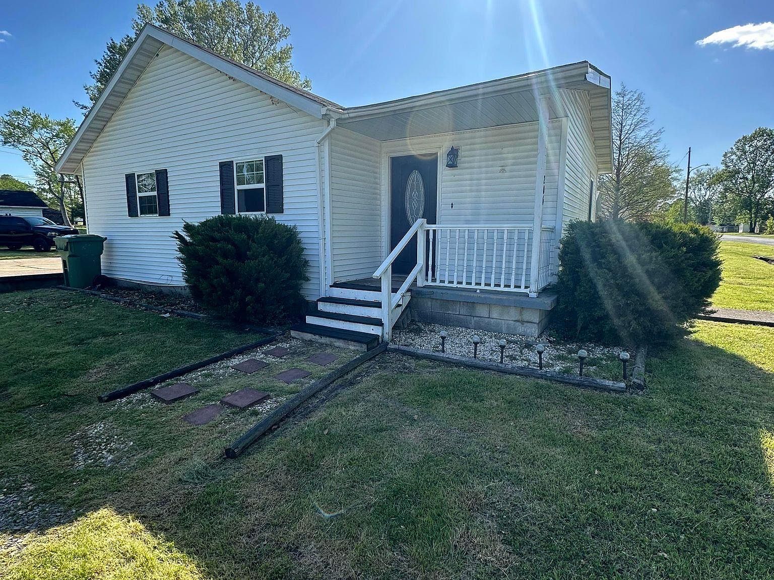 206 E Benedict St, Valier, IL 62891 | Zillow