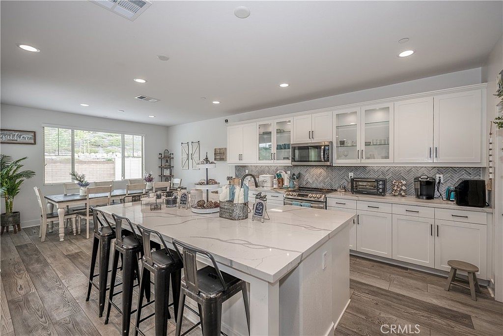 17935 Spire Ct, Canyon Country, CA 91351 | Zillow