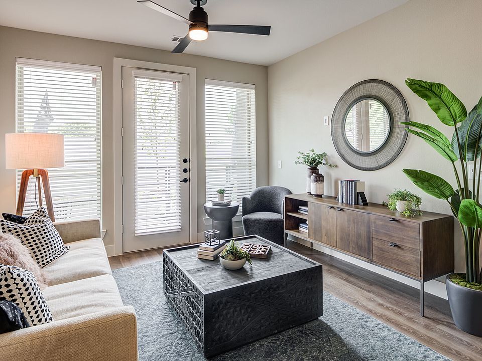 The Huntley - 100 Harding St Fort Worth TX | Zillow