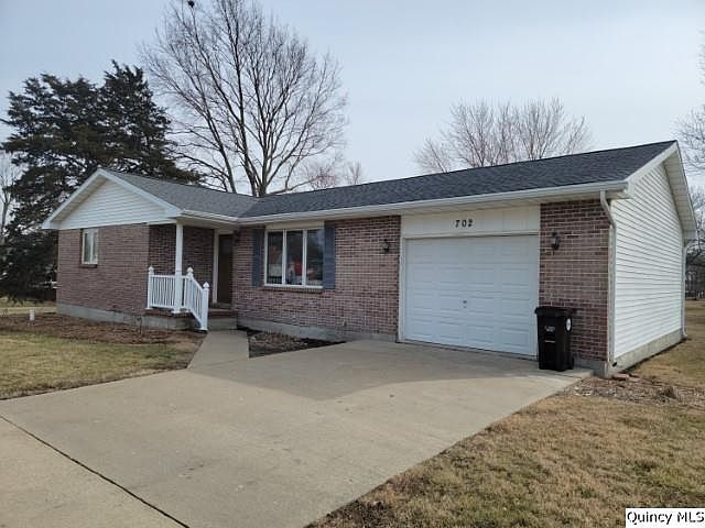 702 Main St, Augusta, IL 62311 | Zillow