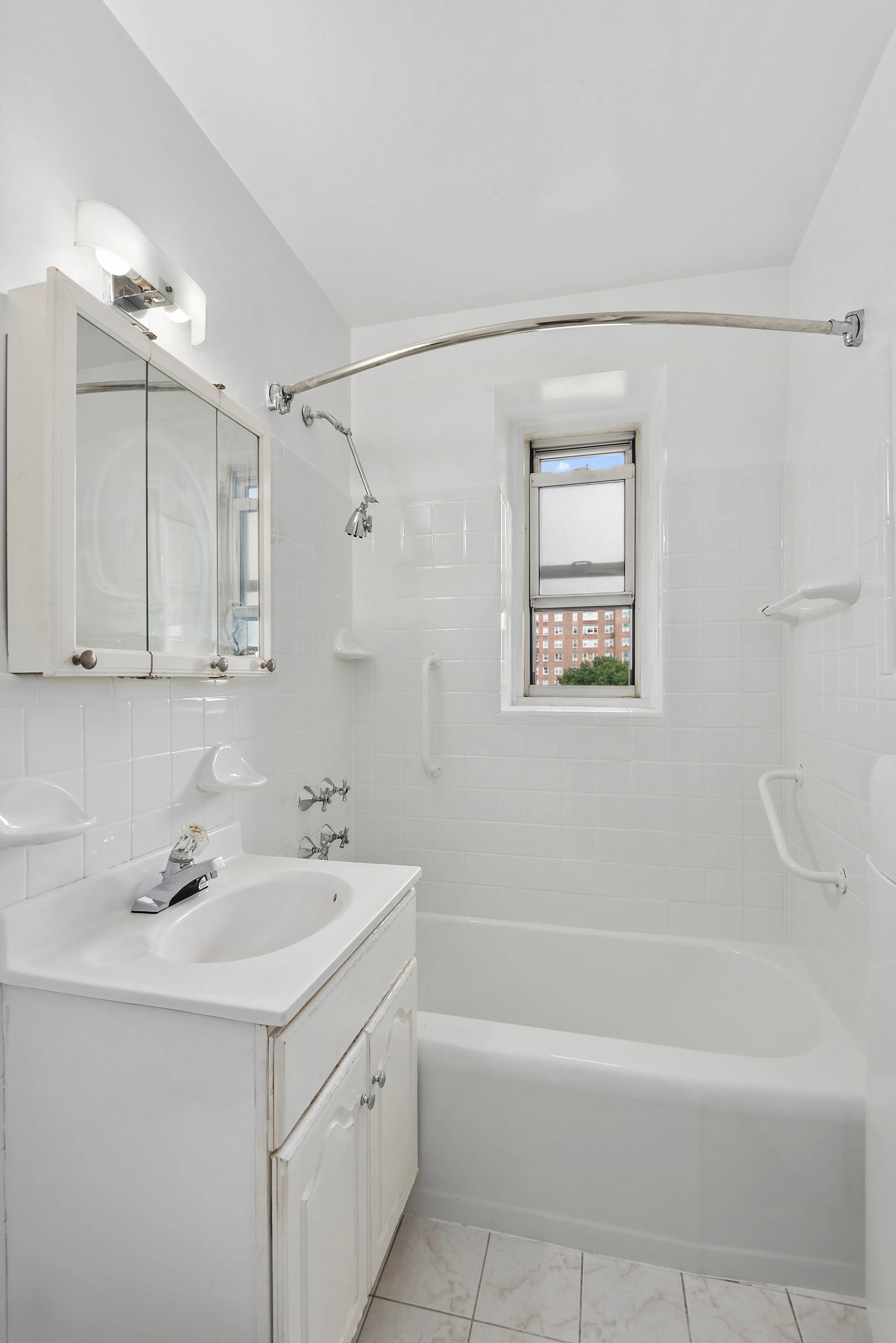 3530 Henry Hudson Parkway #8K in Spuyten Duyvil, Bronx | StreetEasy