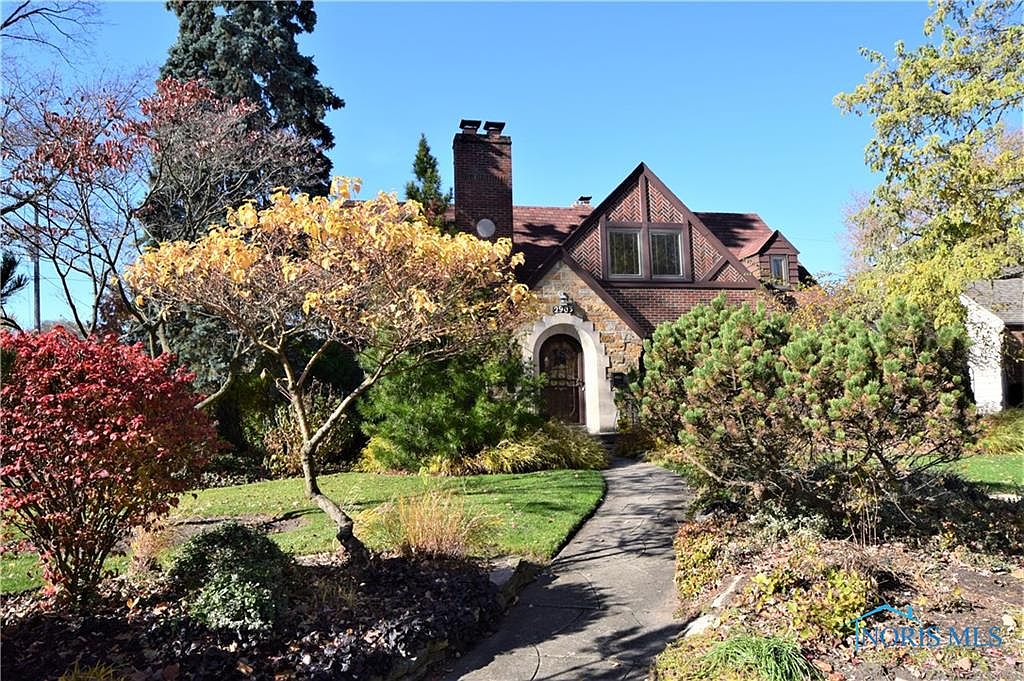 2903 Pemberton Dr, Toledo, OH 43606 | Zillow